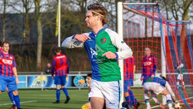 Jordy de Groot helpt FC Aalsmeer aan punt tegen CSW - Het Amsterdamsche ...
