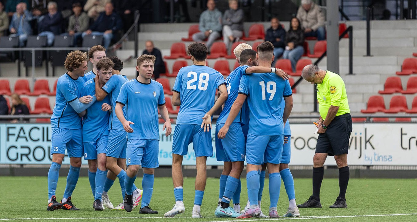 Zakelijke overwinning voor SDZ op De Dijk - Het Amsterdamsche Voetbal