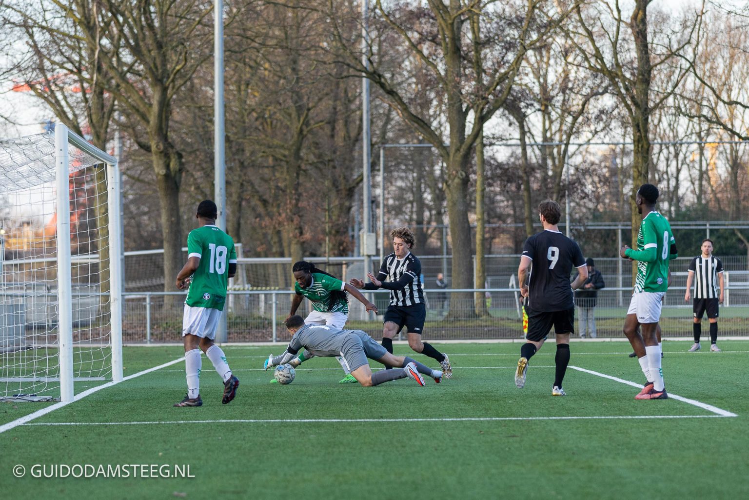 SDZ knokt zich in slotfase knap terug tegen Real Sranang - Het ...