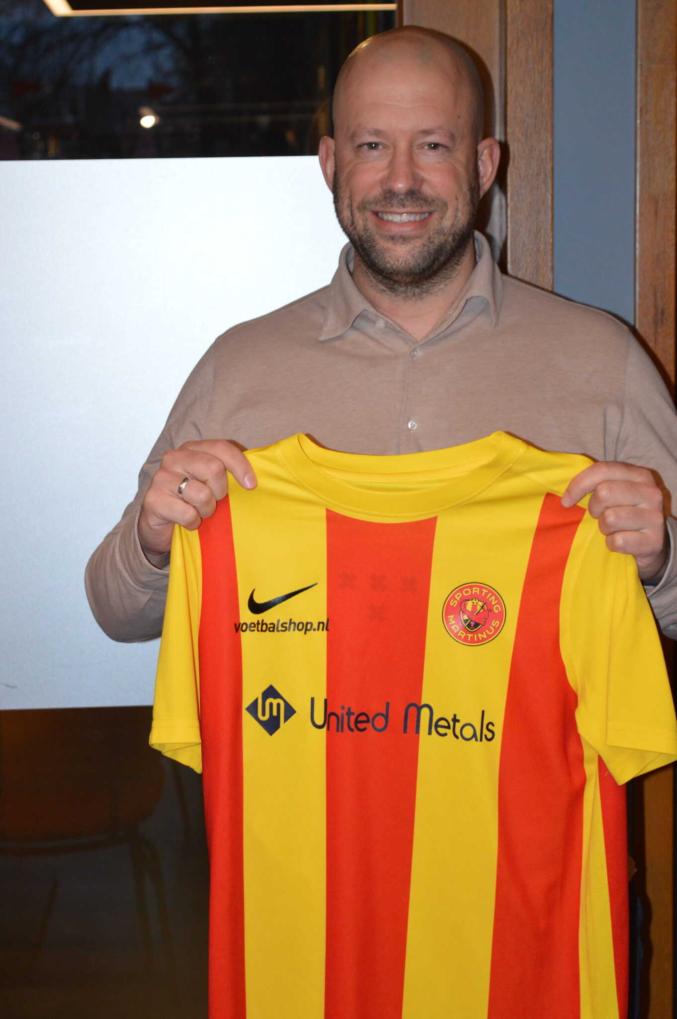 Ryan Smart nieuwe hoofdtrainer van Sporting Martinus - Het ...
