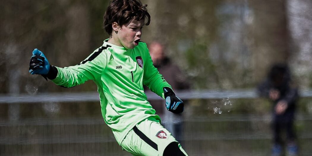 Van Amsterdam naar Amerika | Droomtransfer voor jonge keeper Niko Valvo ...