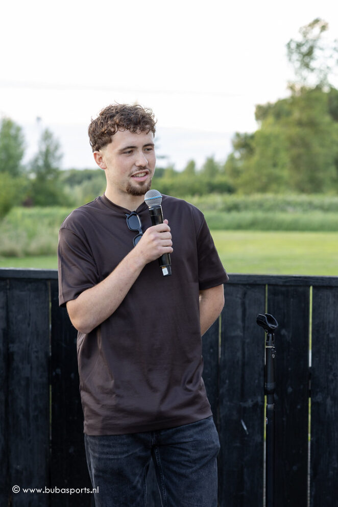 AWARD GALA HET AMSTERDAMSCHE VOETBAL (7) | Van Roemburg verrast met ...